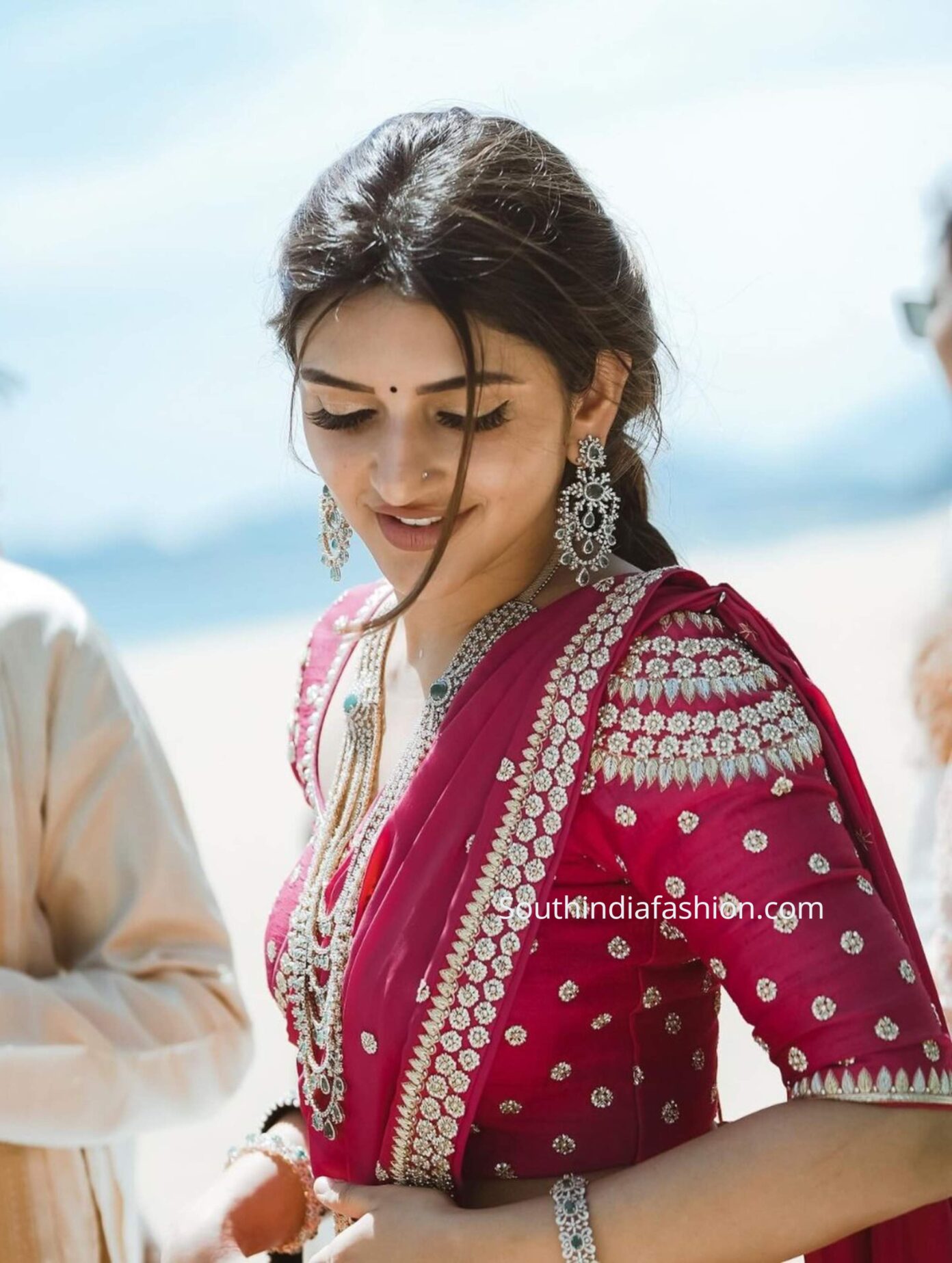 Sreeleela Radiates Elegance in Pattu Langa Voni at a Wedding – South ...